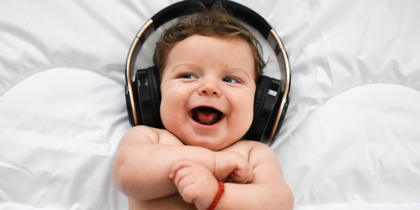 Cinco canciones que le ayudarán a tu bebé en el desarrollo